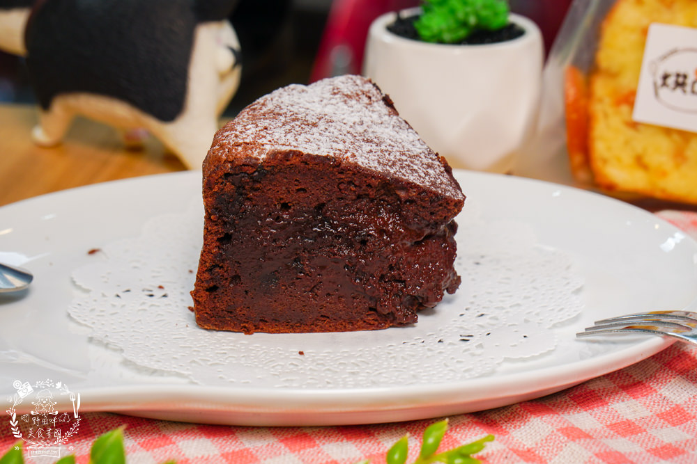 高雄[烘哄Lively Baking]隱藏在巷弄的鬆餅甜點!超多口味的人氣司康!銅板價甜點不提早買就吃不到囉~ – 野田咩的美食書國