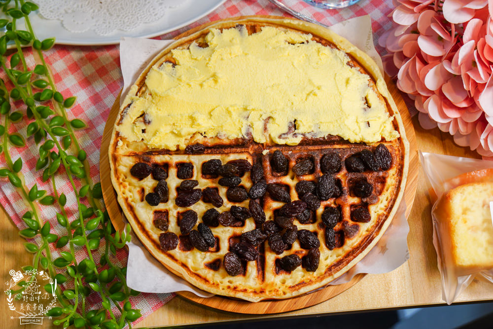 高雄[烘哄Lively Baking]隱藏在巷弄的鬆餅甜點!超多口味的人氣司康!銅板價甜點不提早買就吃不到囉~ – 野田咩的美食書國